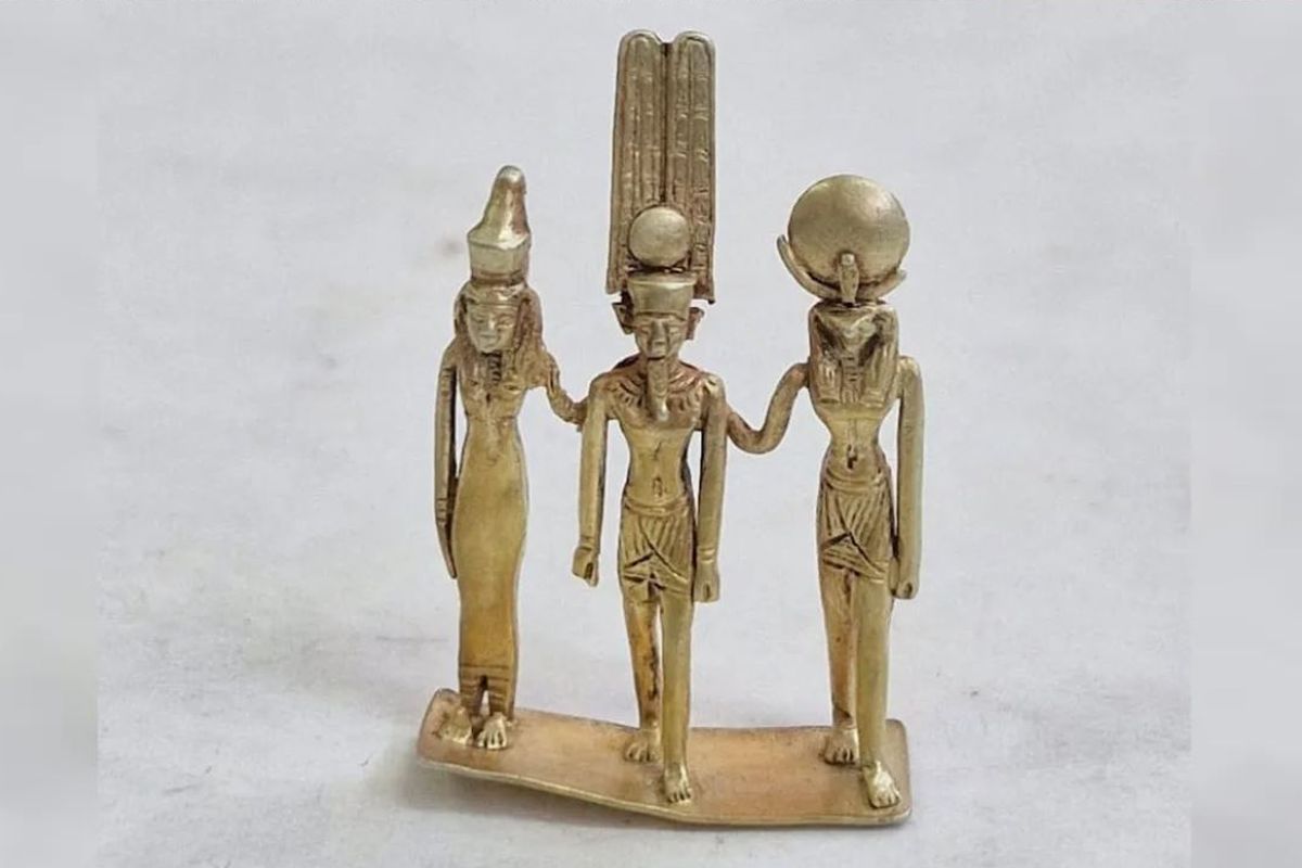 Patung Dewa Emas Berusia 2.600 Tahun Ditemukan di Kuil Karnak