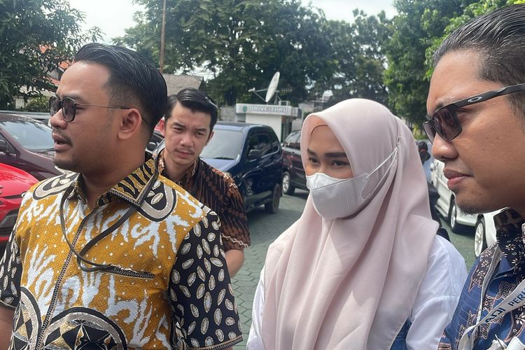 Septi Jalani Sidang Mediasi Cerai dengan Putra Siregar