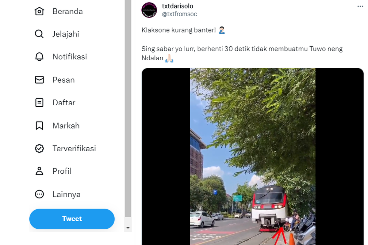 Viral, Video Pengendara Motor Tertabrak Batara Kresna di Slamet Riyadi ...