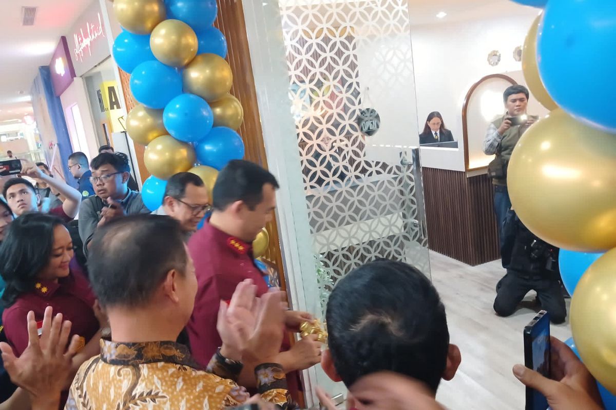 Immigration Lounge Icon Mall