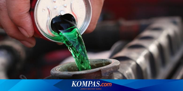 Begini Cara Mengisi Air Radiator Mobil yang Benar