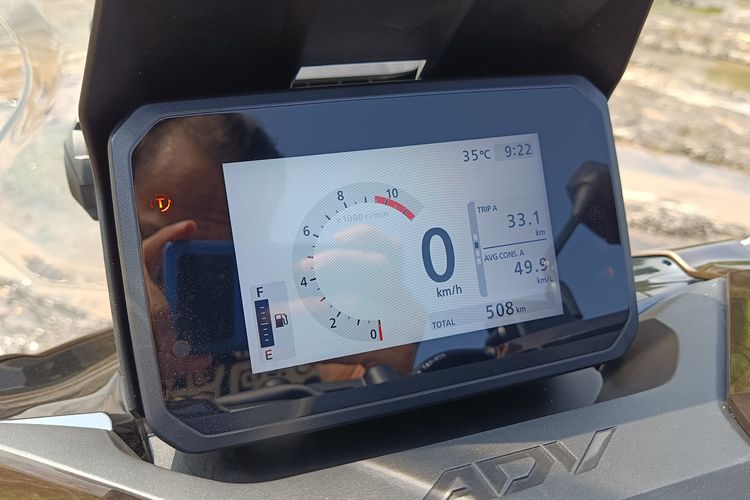 Bahas Honda ADV 160 ABS RoadSync, Warna Khusus yang Menawan