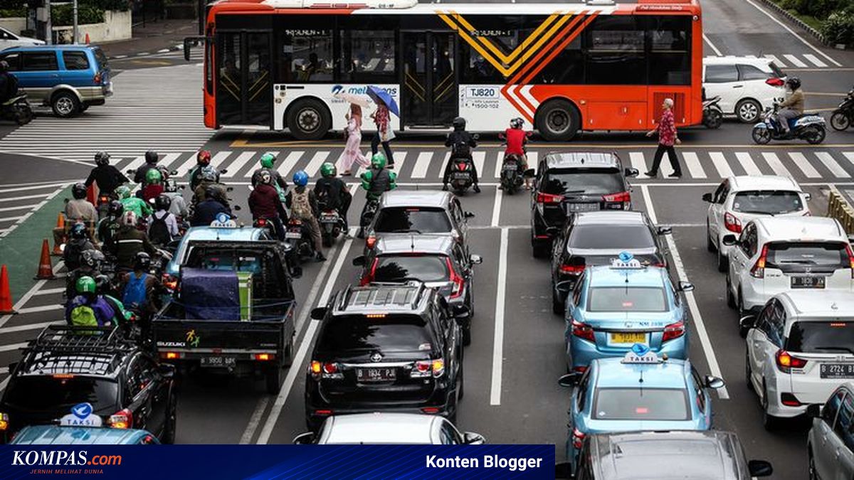 Subsidi Transportasi Umum Lebih Utama daripada Subsidi Mobil Listrik