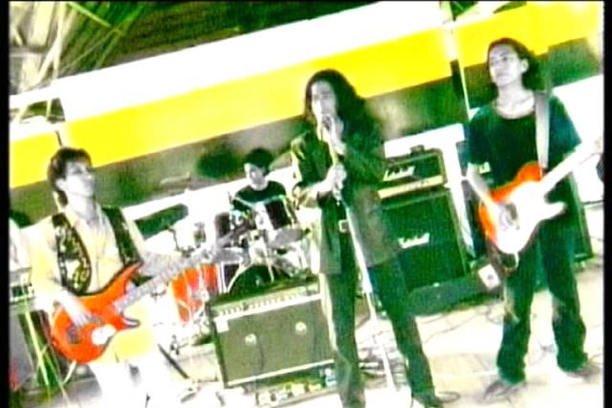 Lirik dan Chord Lagu Satu Nama Tetap di Hati - EYE