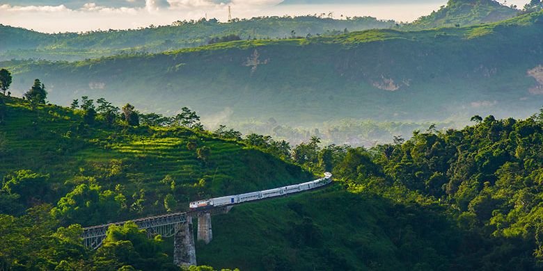 Hari Kereta Api Nasional, Rayakan dengan Jalan-jalan Naik Kereta Api