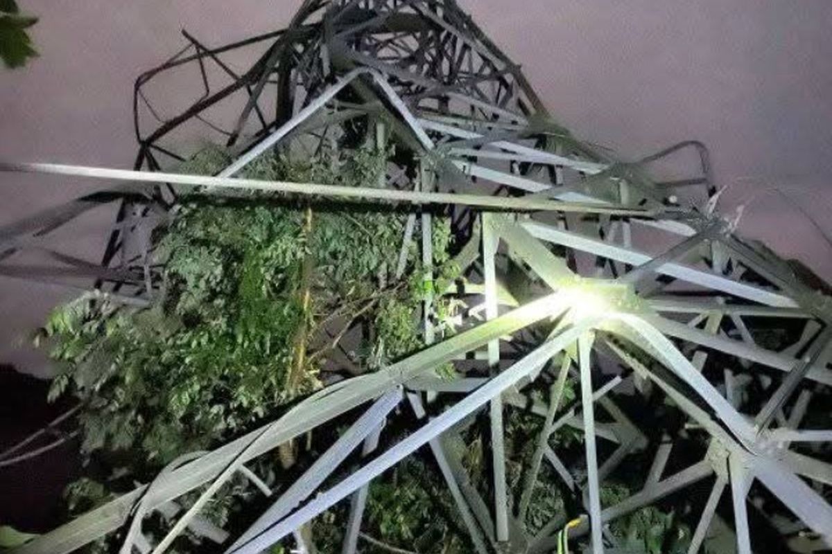 Listrik Mati Total 3 Hari di Jambi karena Tower Roboh, Polisi ...