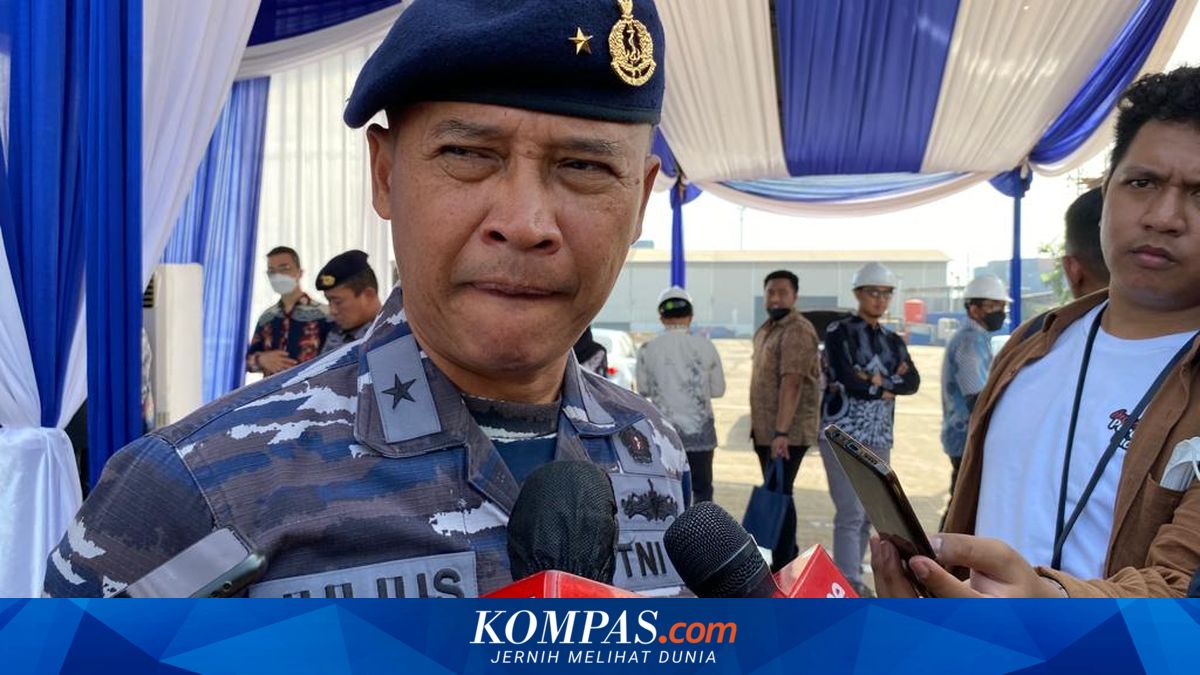 Mutasi Perwira TNI, Laksma Julius Widjojono Jadi Kapuspen TNI Gantikan ...