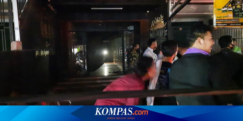 Toko PS Store di Condet Terbakar