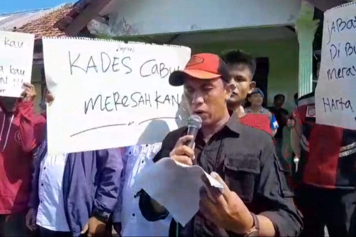 Diduga Terlibat Asusila, Kades di Demak Dilaporkan Warga ke Polisi