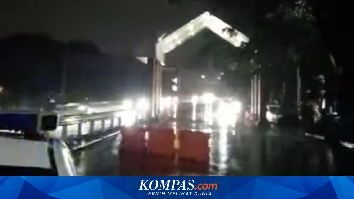 Akses Terminal 2 Bandara Soekarno-Hatta Banjir, Kendaraan Sempat "Stuck"