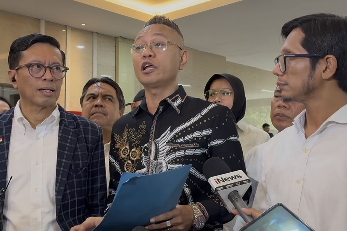 Peradi Bersatu-Jokowi Mania Desak Polisi Segera Tetapkan Tersangka Kasus Tuduhan Ijazah Palsu