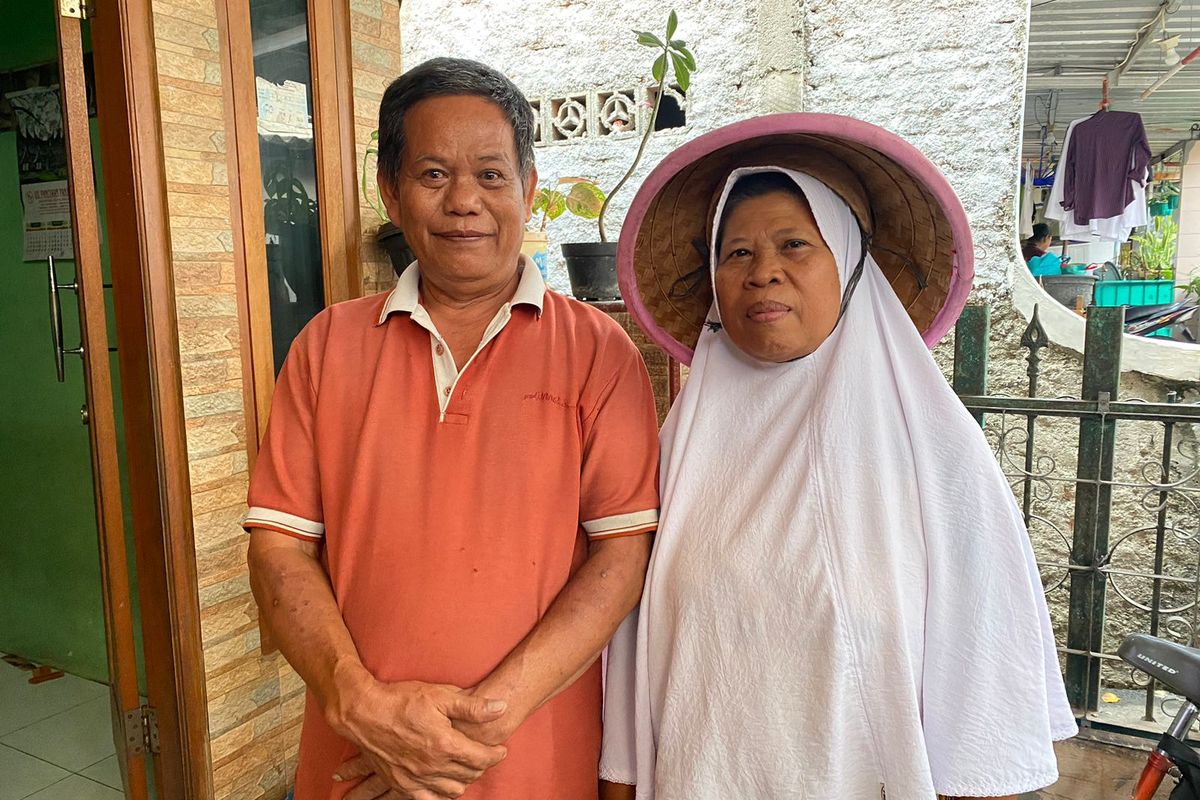 Keluh Kesah Sunaryo 40 Tahun Jadi Loper Koran