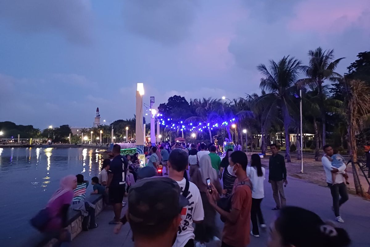 Langit Ancol Dihiasi 1.000 Drone Saat Malam Tahun Baru 2025