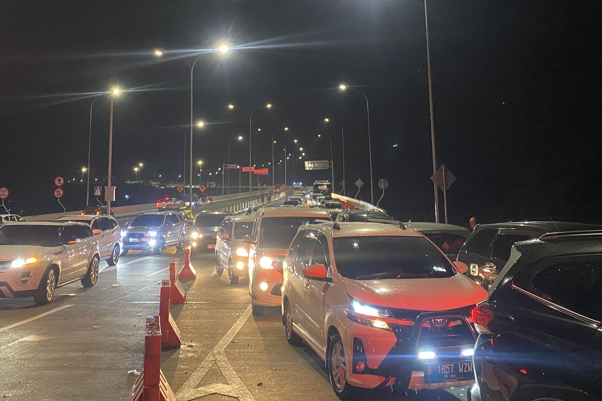 Imbas One Way Puncak dan Penyempitan Jalan, Kemacetan Horor Sempat Terjadi di Tol Bocimi Exit GT ...