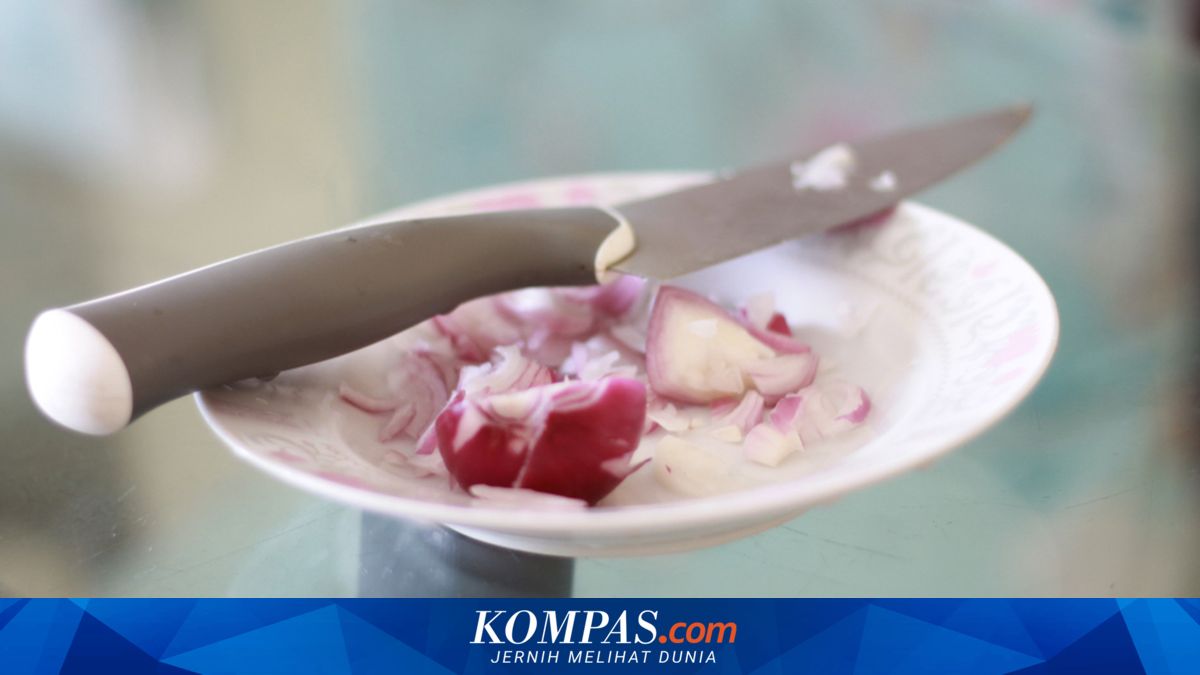 Mengapa Memotong Bawang Bikin Mata Pedih?