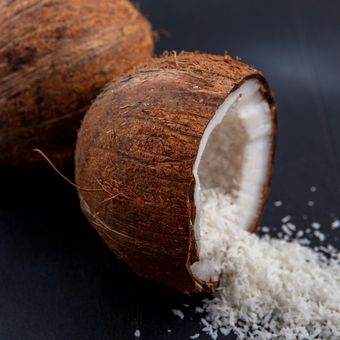 Mudah, Cara Menggunakan Pupuk Organik dari Ampas Kelapa Parut