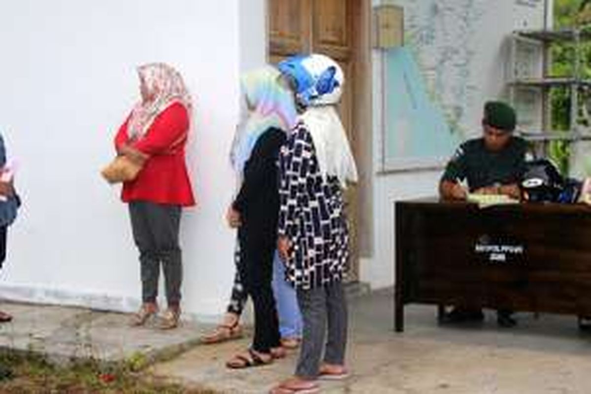 Jelang Ganti Tahun, Wanita Bercelana Ketat Terjaring Razia