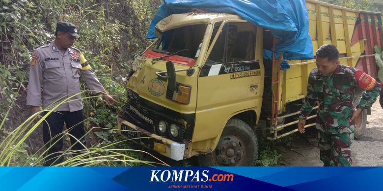 Truk Rem Blong Terbalik di Kebumen, 6 Orang Dilarikan ke Rumah Sakit