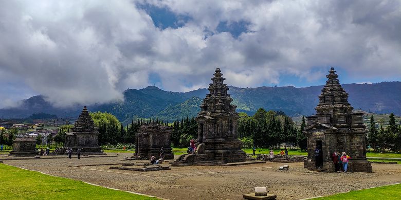 Sejarah Candi Puntadewa di Dieng