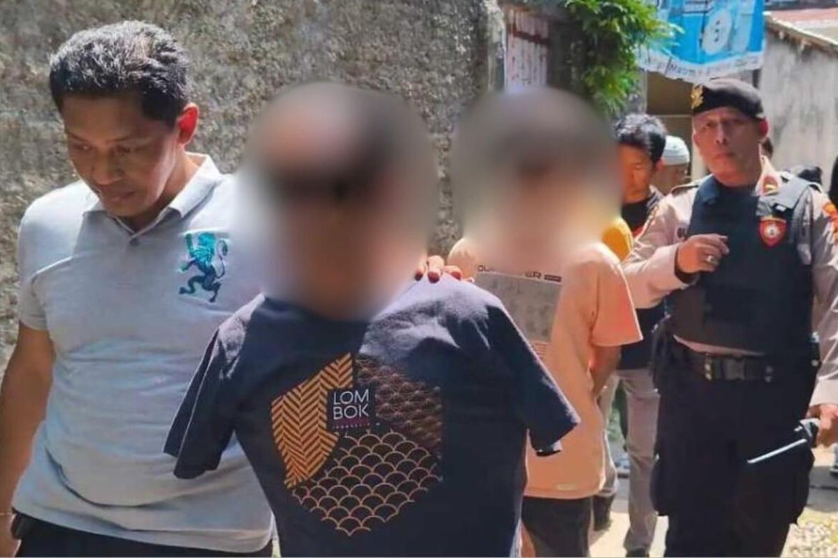 Gerebek Kampung Rawan Narkoba di Mataram, Polisi Tangkap 8 Orang