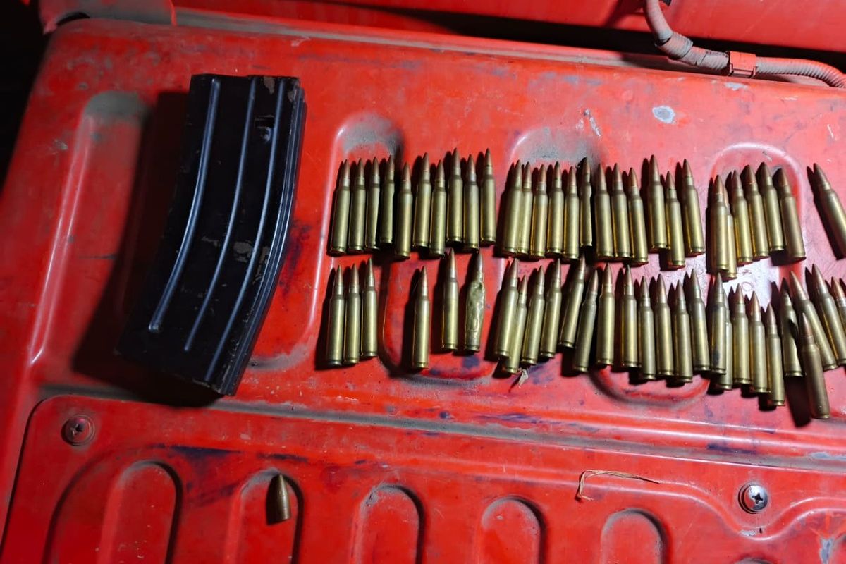 Warga Temukan Ratusan Amunisi dan 9 Tabung Gas Air Softgun di Jayapura, Polisi Olah TKP