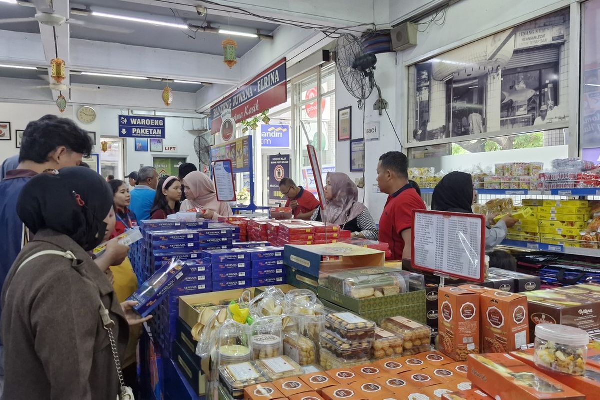 Libur Lebaran, 2 Ton Bandeng Presto Terjual Setiap Hari di Toko Bandeng ...