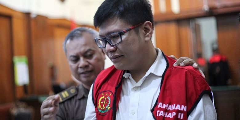 Dari Kasus Kematian Kekasih hingga Suap Hakim, Siapa Ronald Tannur?