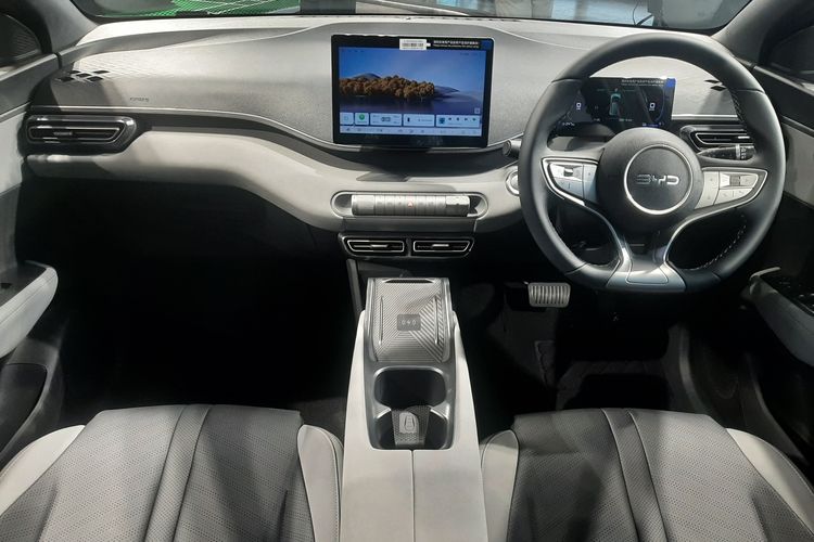Perbandingan 2 Varian BYD Atto 1: Dynamic dan Premium