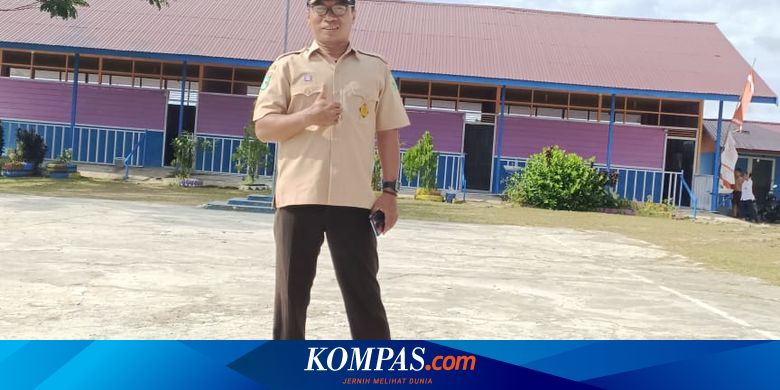 Cerita Perjuangan Guru Muslikin, Butuh Waktu 2 Jam Mengajar ke Sekolah