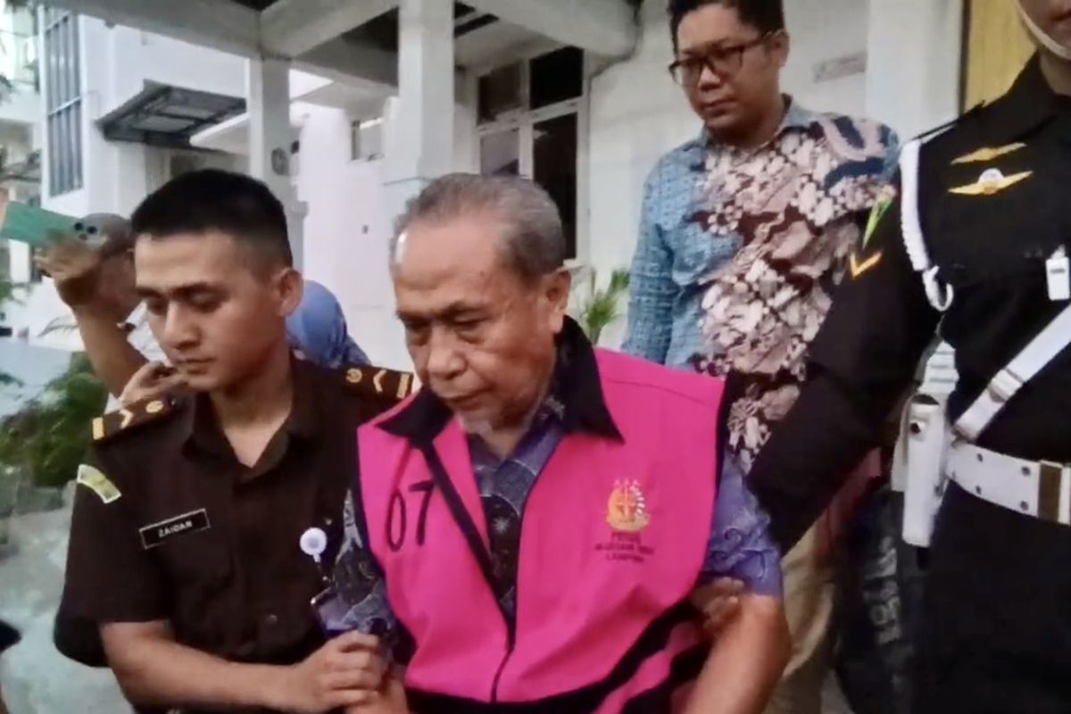 Terbitkan SHM 1,7 Ha di Lahan Kemenag, Eks Kepala BPN Lampung Selatan Ditahan