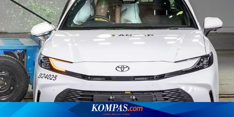 Generasi Terbaru Toyota Camry Dapat Lima Bintang Tes Tabrak ANCAP