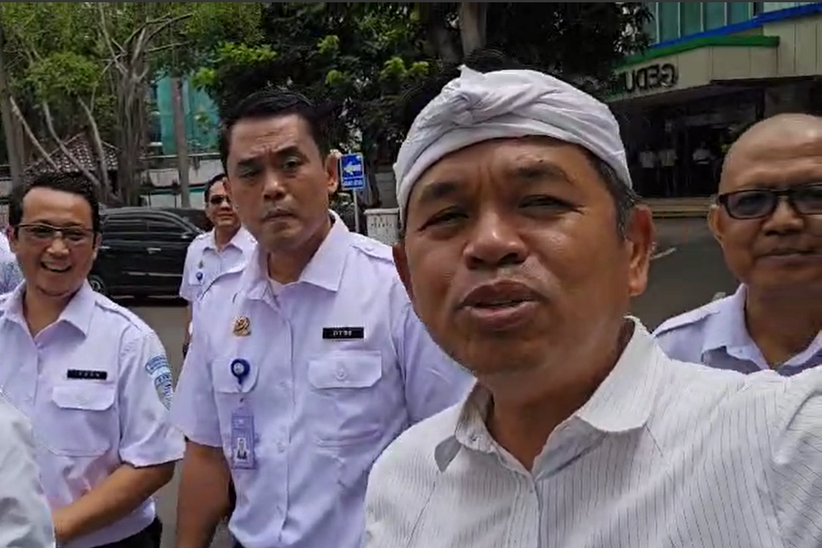 Dedi Mulyadi ke BMKG: Awan Sudah Disertifikatkan?