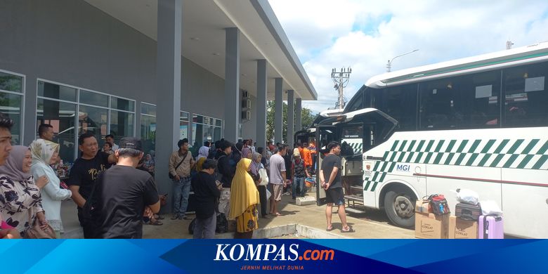 Puncak Arus Balik Lebaran, Ribuan Penumpang Tumpah di Terminal Ciakar ...
