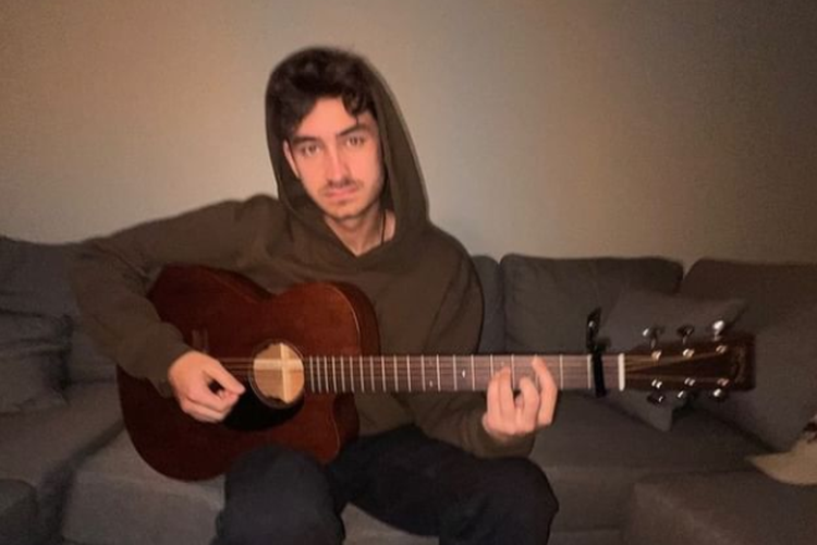 Lirik dan Chord Lagu Back To You - Hardcastle