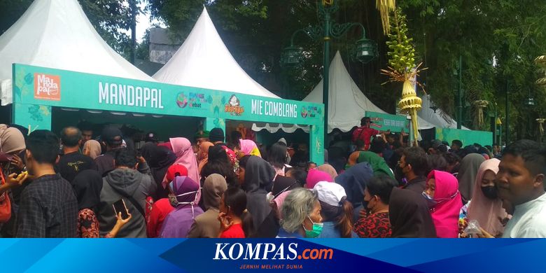 Saat Warga Ramai-ramai Serbu Stan Makanan Gratis pada Pernikahan ...