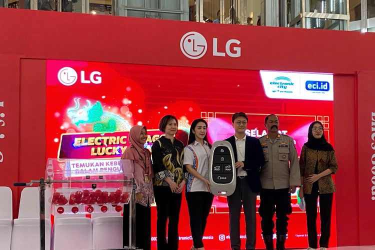 Foto : Electronic City dan LG Tebar Beragam Hadiah di Mall Artha Gading