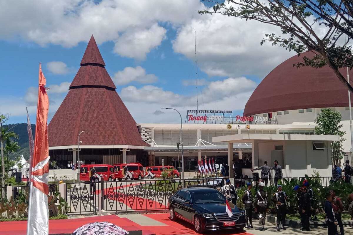 Presiden Jokowi Resmikan Gedung Papua Youth Creative Hub di Jayapura
