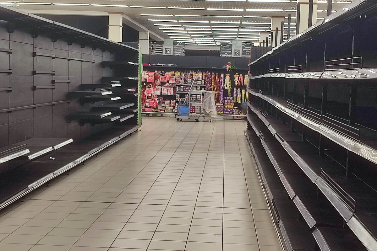 LuLu Hypermarket Cakung Sepi, Stok Sisa Dijual dengan Diskon Hingga 80 ...