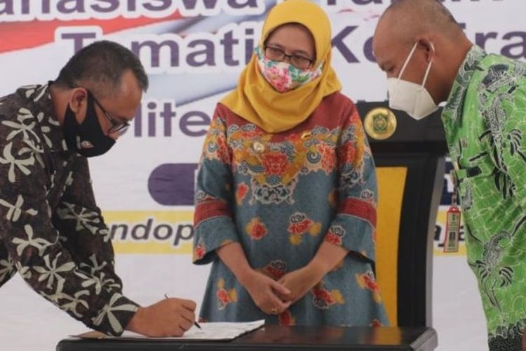 Foto : 300 Mahasiswa Polije Bantu Dongkrak BUMDes Lumajang