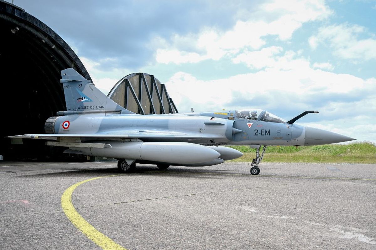 Pesawat Tempur Supersonik Mirage Ukraina Jatuh, Pilot Selamat