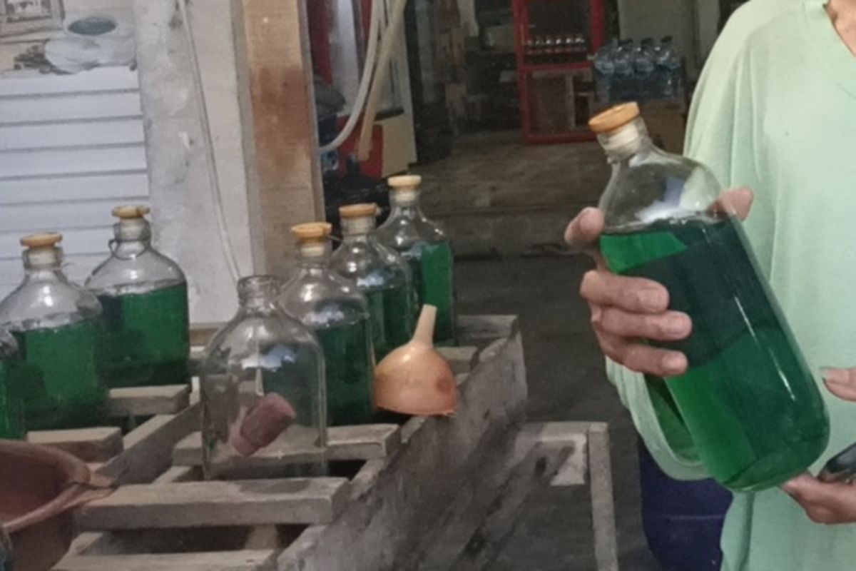 Kelangkaan BBM di Ende, Harga Eceran Naik Jadi Rp 40.000 Per Botol