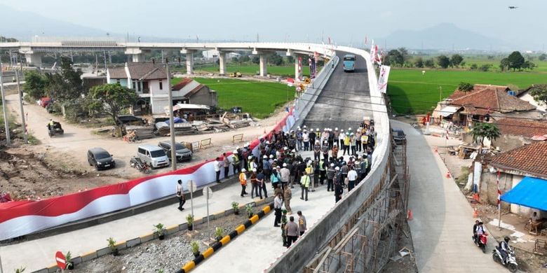 Berita Harian Jembatan-cibiru-hilir Terbaru Hari Ini - Kompas.com