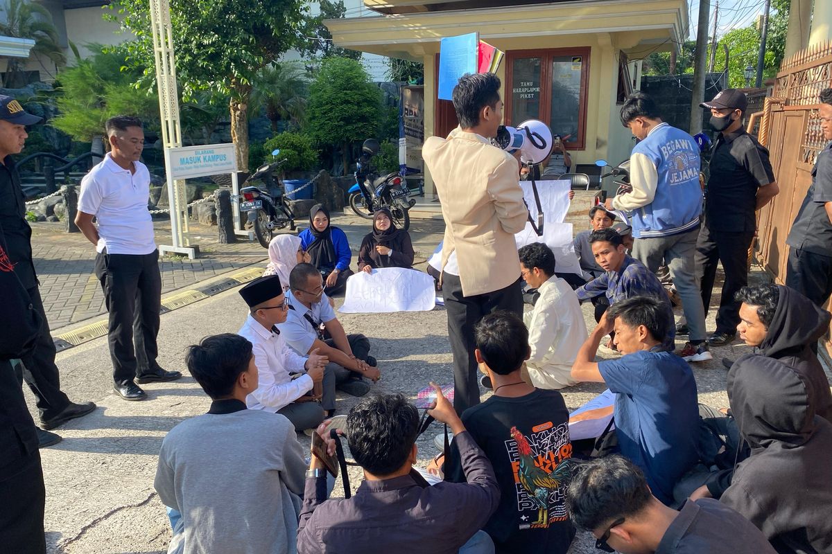 Mahasiswa Sumenep Demo Kampus karena Kasus Asusila Oknum Dosen