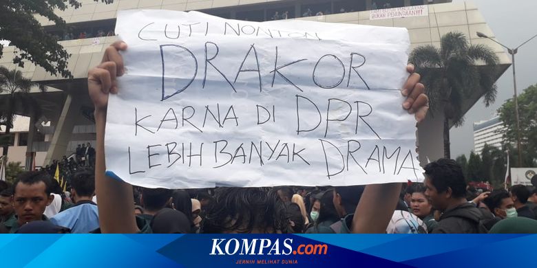 Seni Perlawanan Anak Muda di Balik Poster Lucu Pendemo