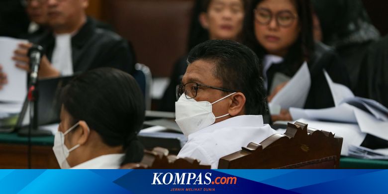 Sambo Tampil Berkacamata Selama Persidangan, Disebut Mainkan Taktik ...