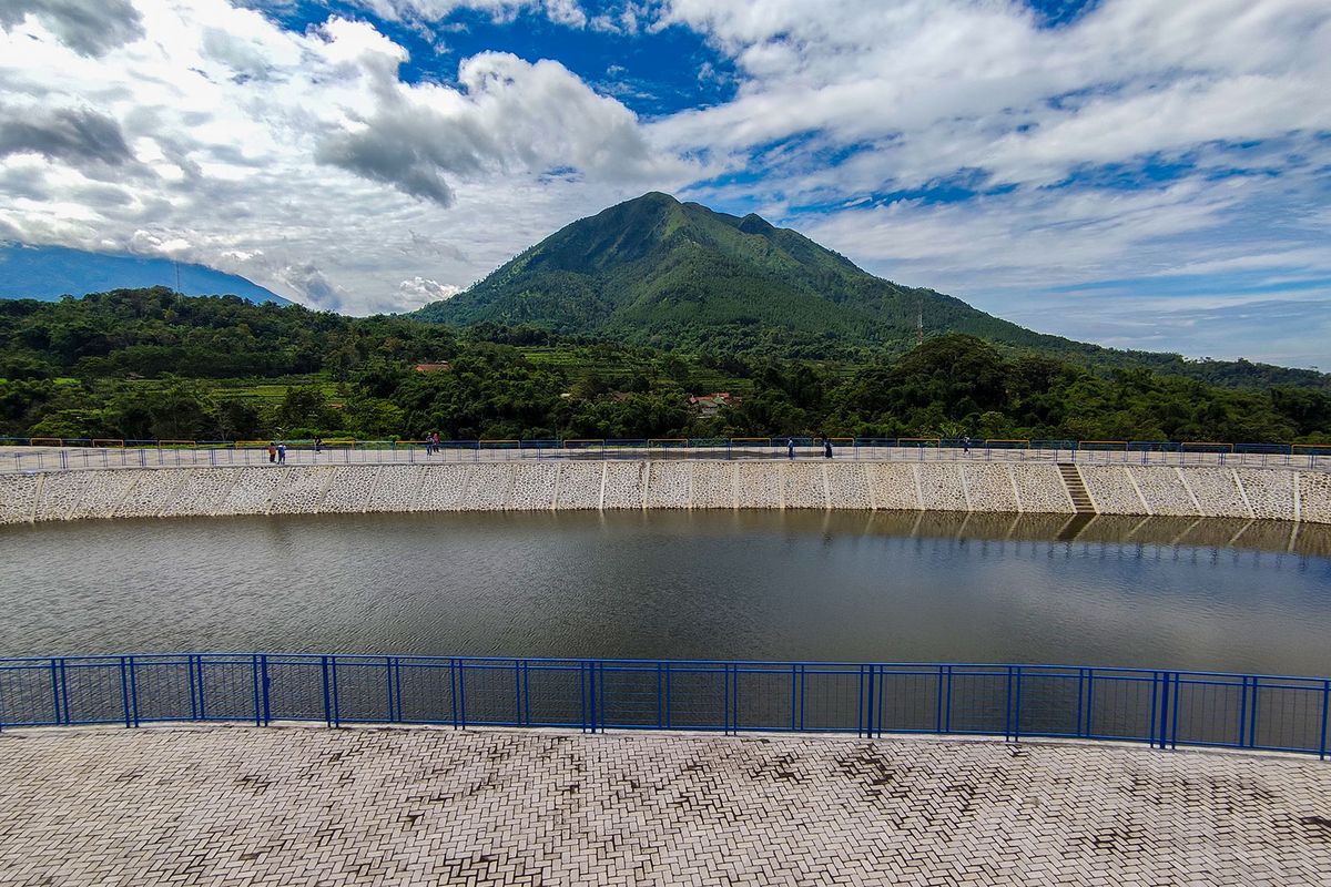 Rute Menuju Embung Sikembang Pagergunung, Magelang yang Dikelilingi ...