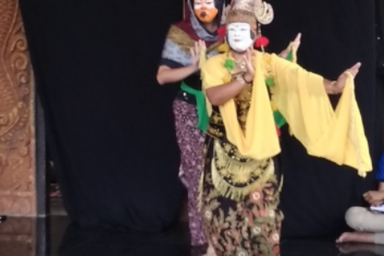 Tari Topeng Malangan: Sejarah, Makna, Gerakan dan Propertinya