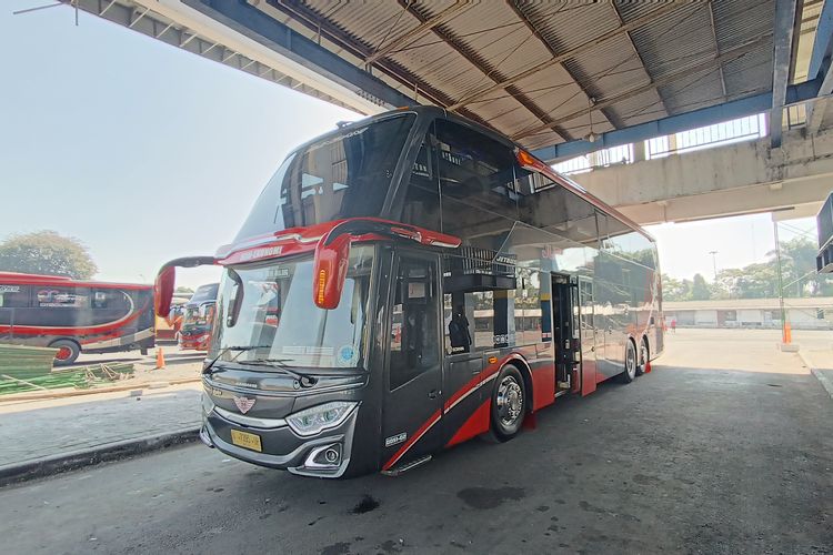 Foto : Mengapa Bus Tingkat Populer di Jakarta-Malang?