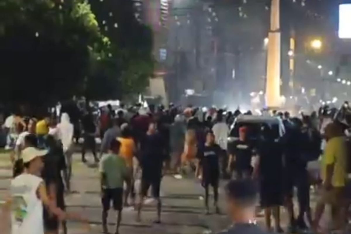 Bentrok Warga Pecah di Ambon, 3 Motor Dibakar Massa