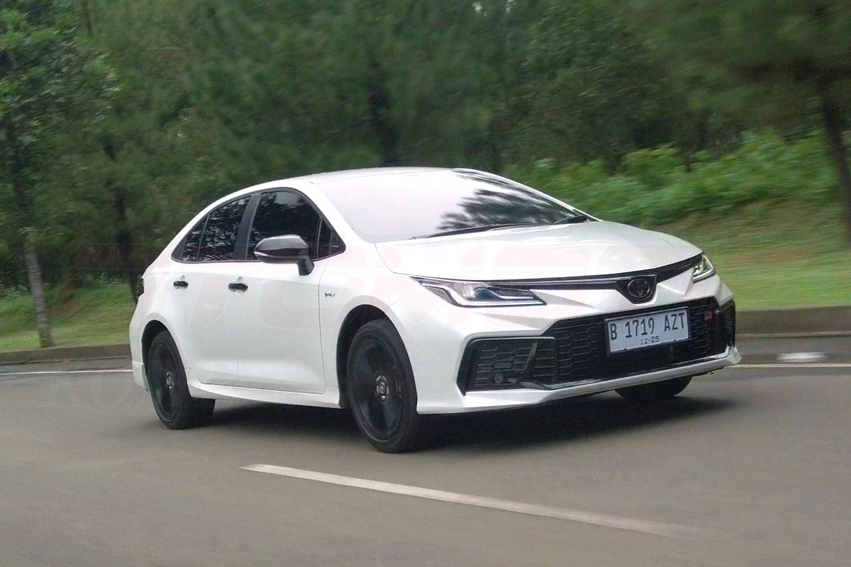 Sedan Hibrida Sporty Toyota Corolla Altis GR HEV: Ulasan Lengkap!